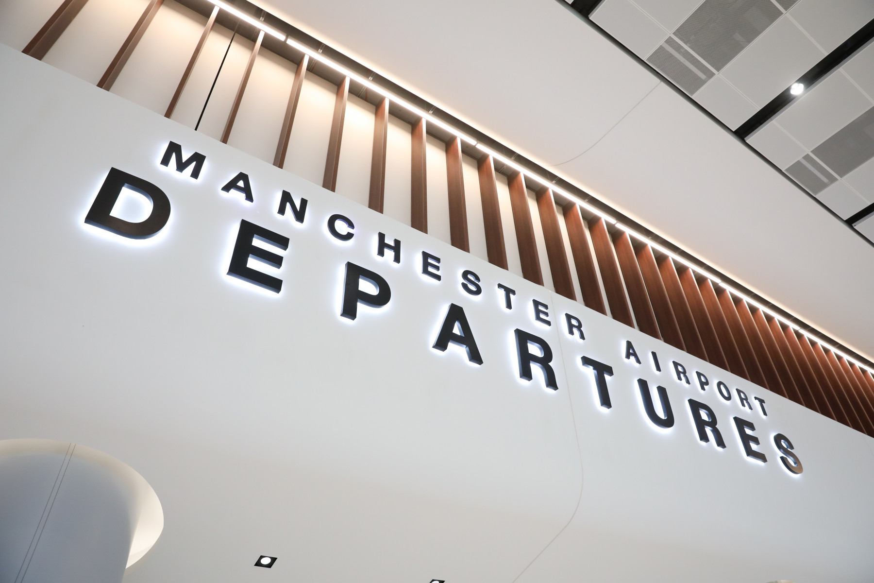 Manchester to Shanghai: New Direct Flights Set to Boost Northern ...